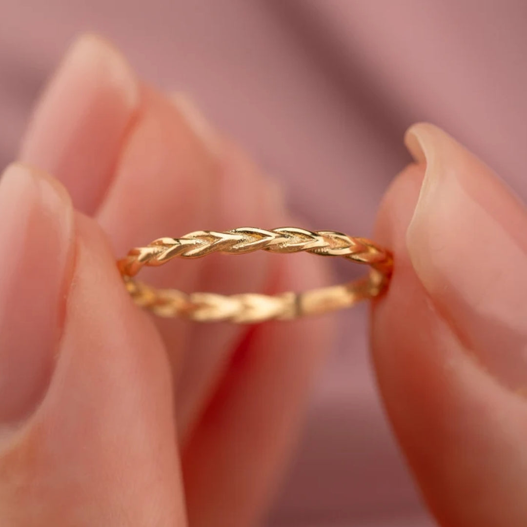 Vintage Gold Simplicity Ring – Emma & Mia