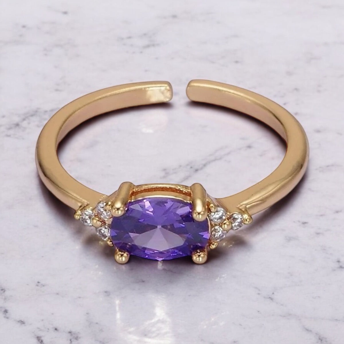 Adjustable Solitaire Birthstone Ring – Emma & Mia